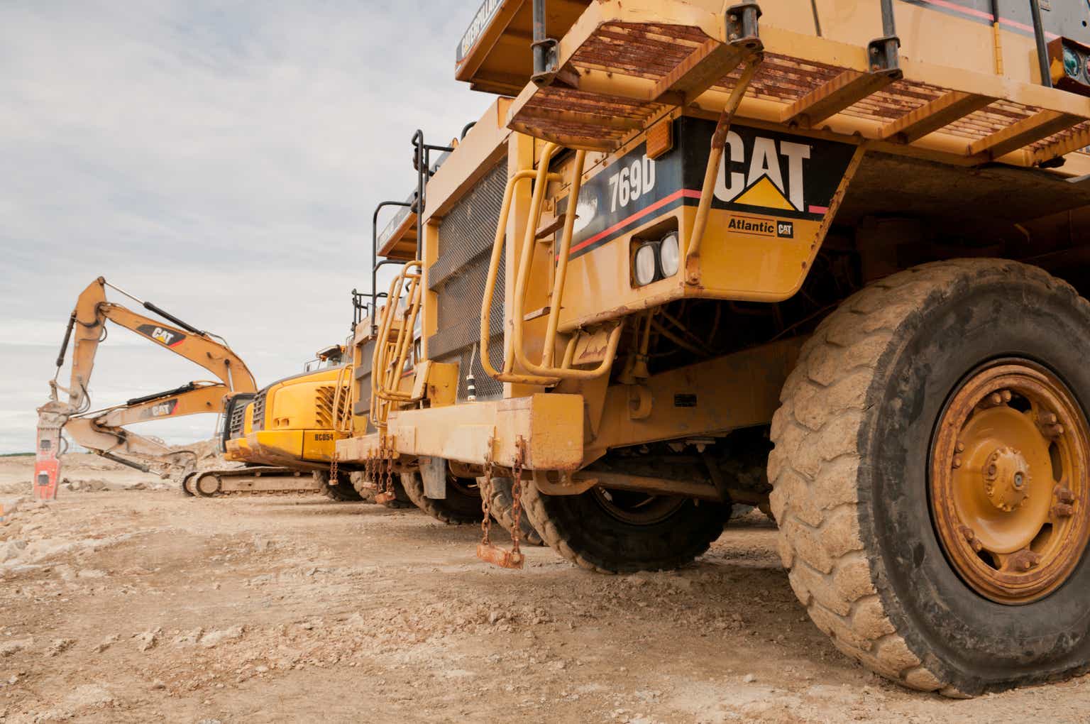 Caterpillar raises expected impact of tariffs, says full-year costs ...