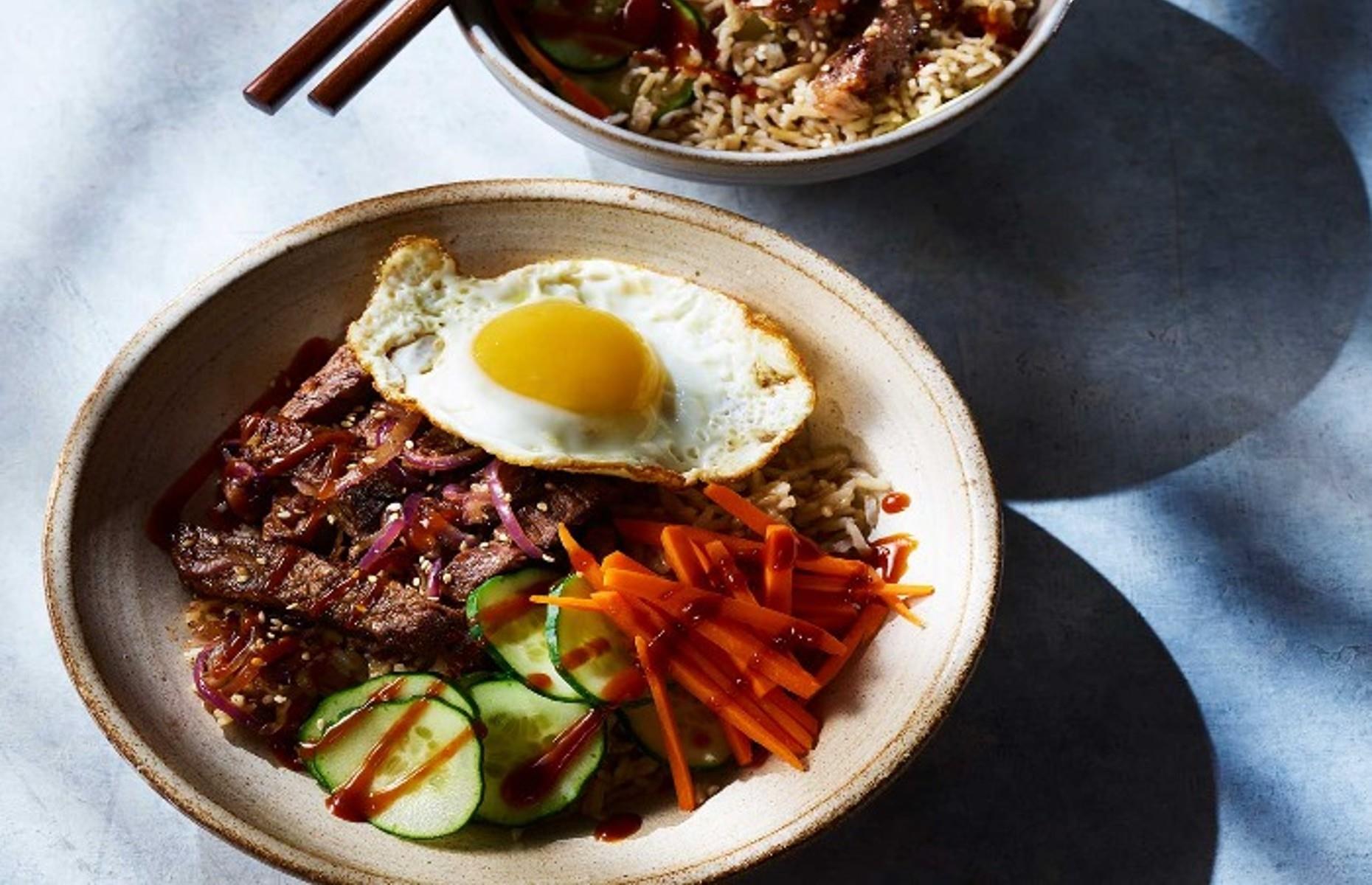 10 Ugly Fashion Trends From The '90s & 10 We Desperately Want Back