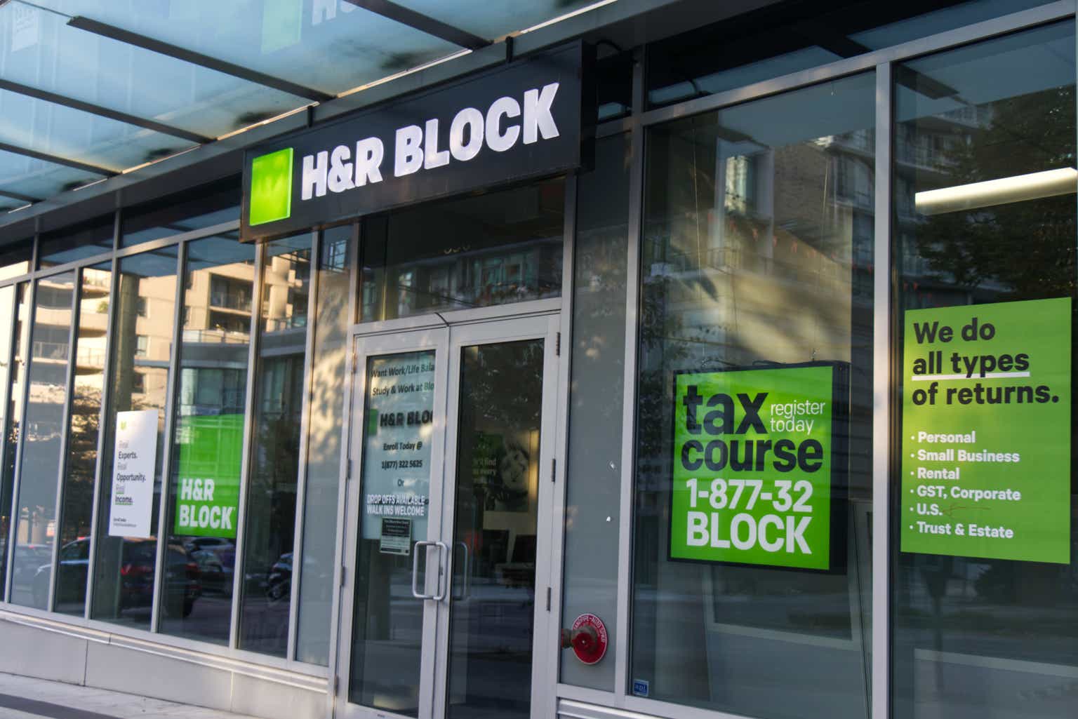 H&R Block names Richard A. Johnson chairman