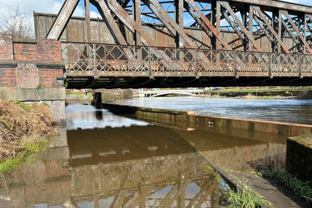 Flood alert issued for River Mersey estuary in Warrington due to high tide
