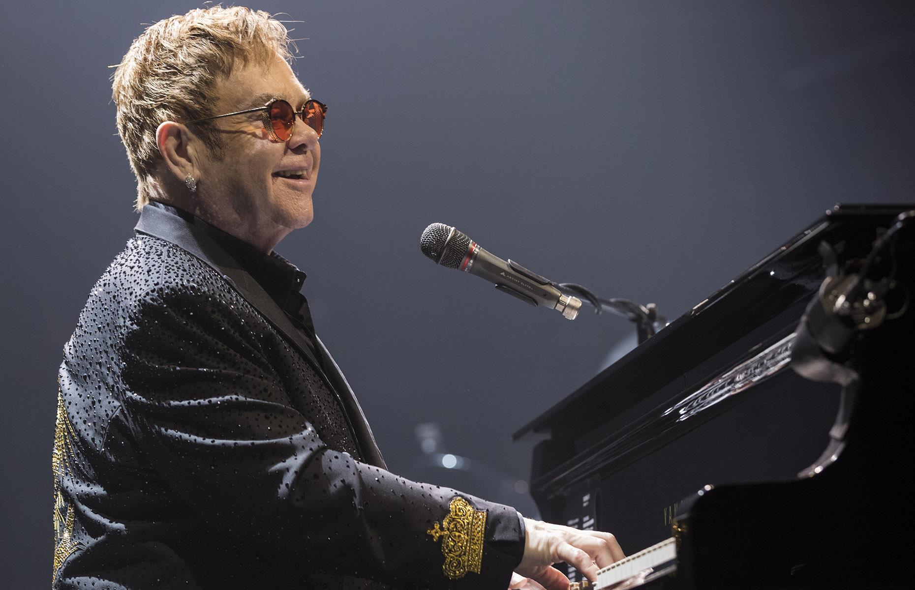 Inside Elton John's huge fortune, his famous spending sprees