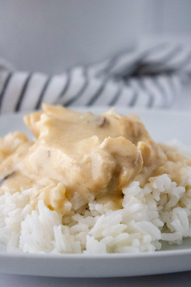 Easy Slow Cooker Smothered Chicken Recipe
