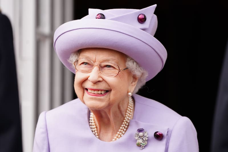 "Old Age": What Queen Elizabeth's Cause Of Death Actually Means