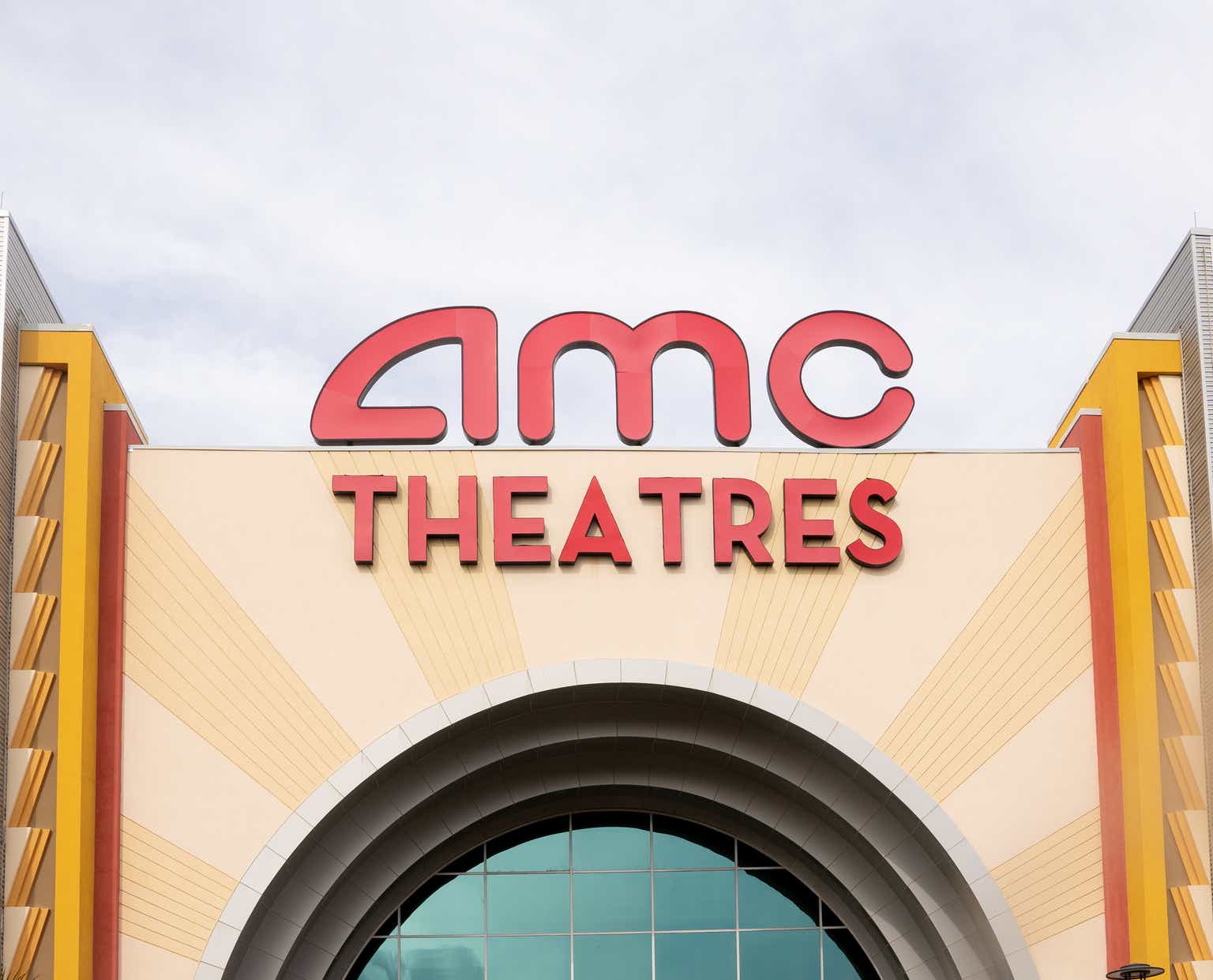 AMC to show even more ads in its theaters before the actual movie