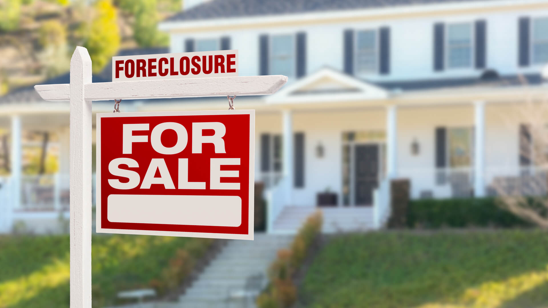 Pros and Cons of Buying a Foreclosed Home: Is It Worth the Risk?