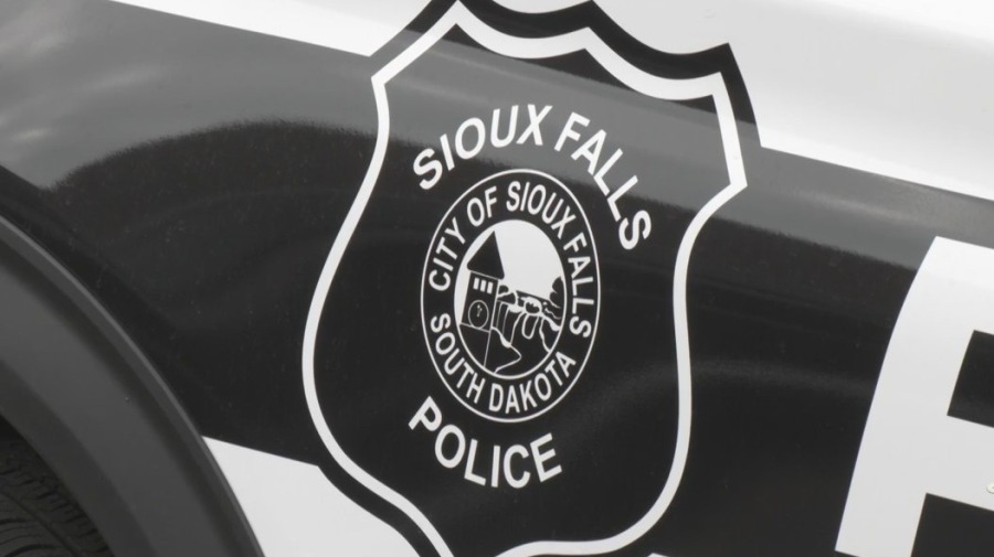 Minnesota man wanted in Wednesday knife-point robbery