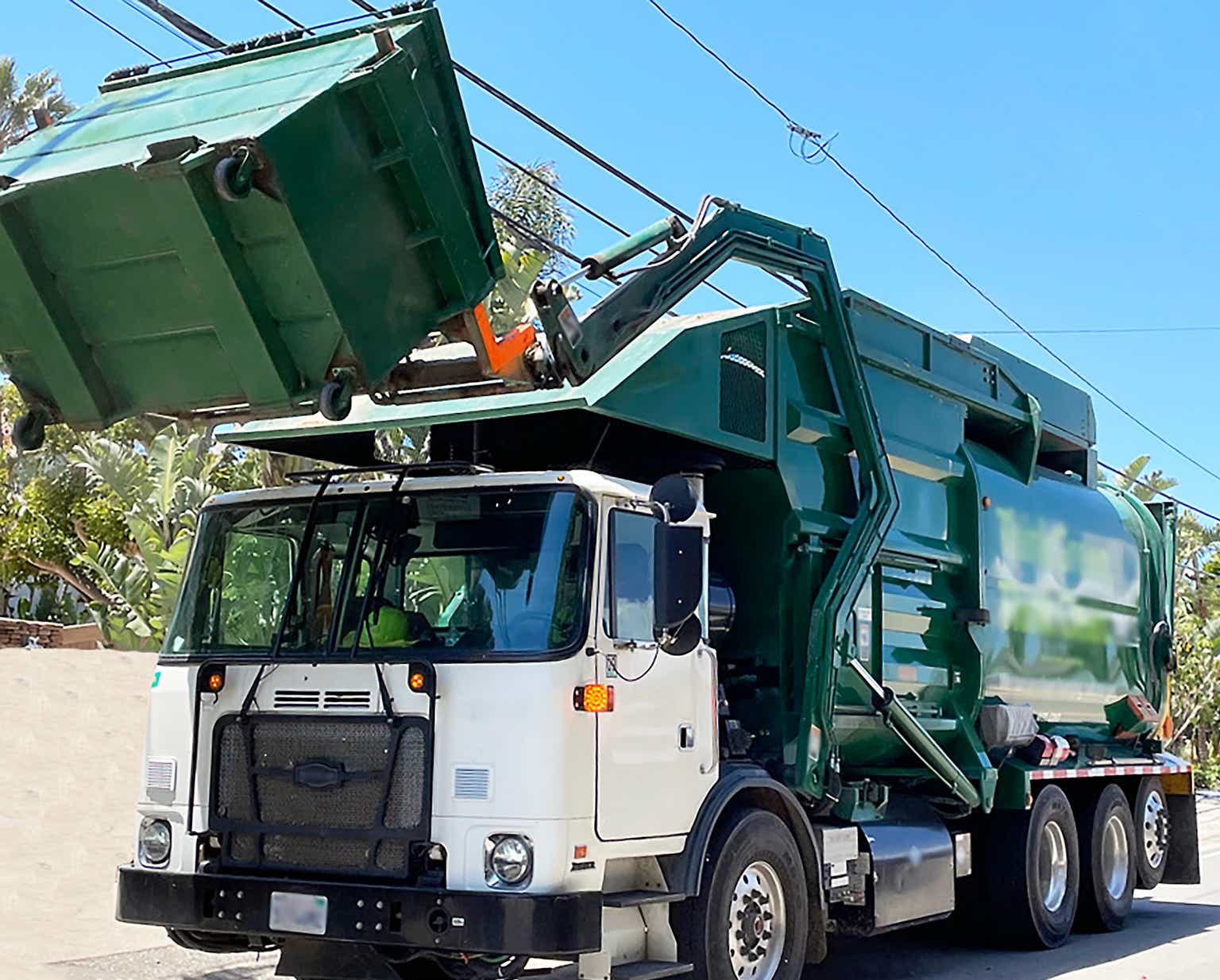 Waste Management sets growth targets into 2027