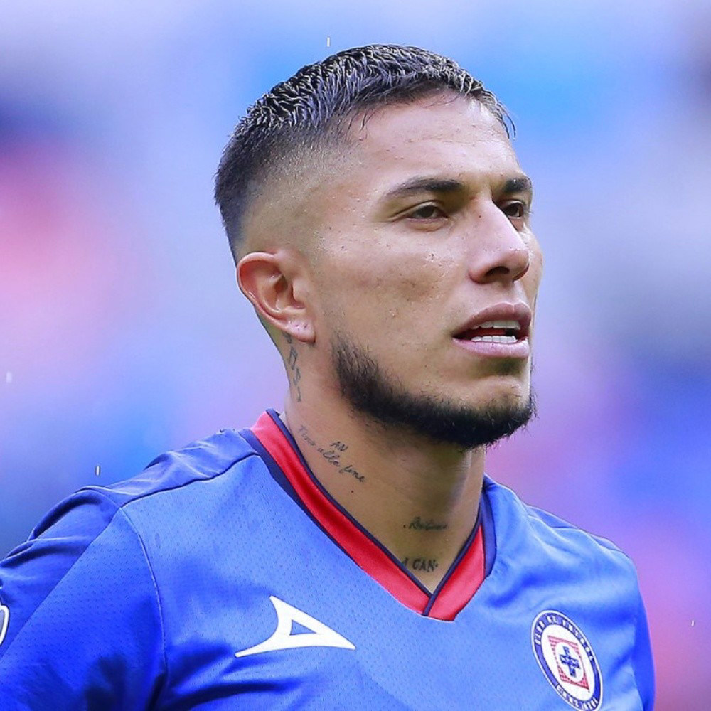 Cruz Azul 'rompe' el contrato por adelantado de Carlos Salcedo por ... Cruz Azul 'rompe' el contrato por adelantado de Carlos Salcedo por ...
