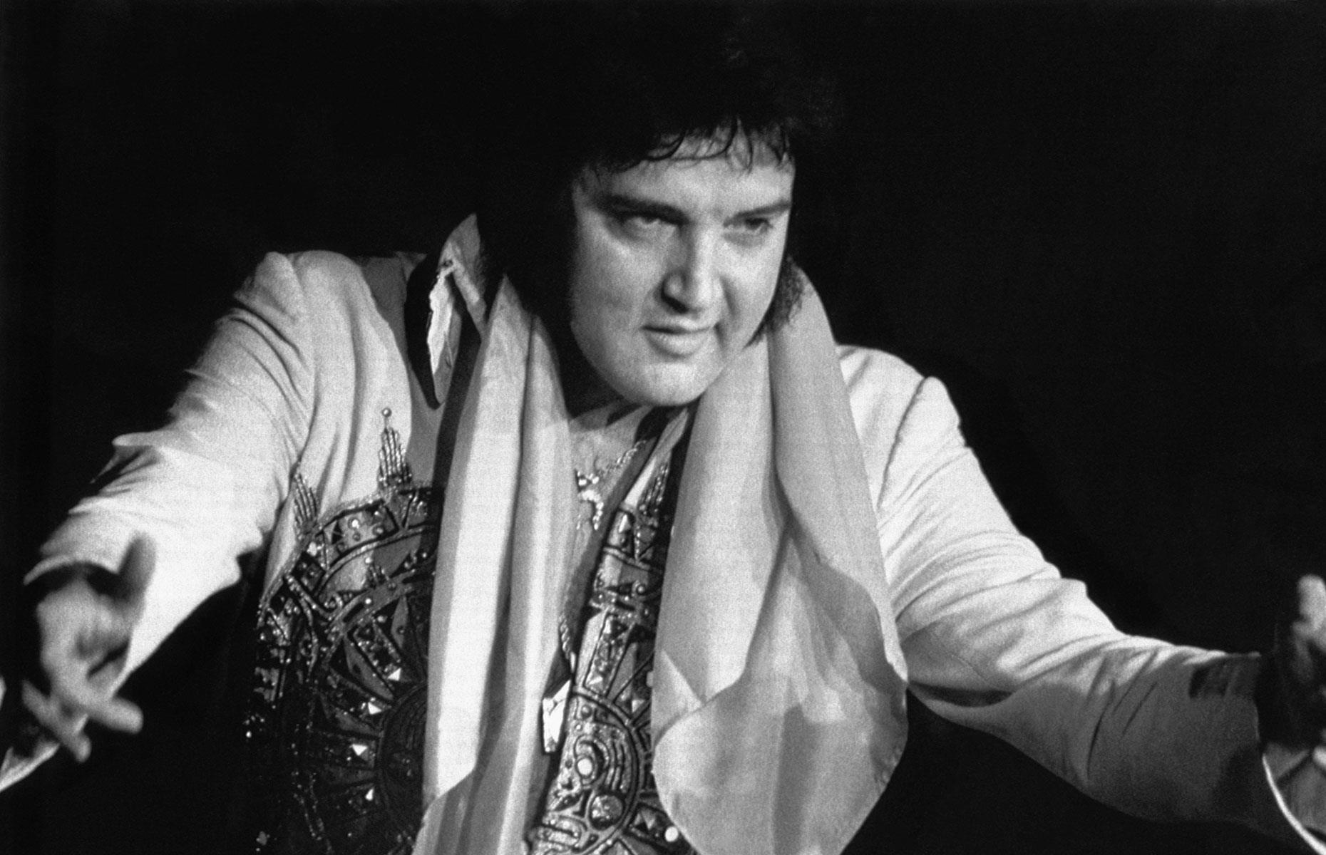 War Elvis verschuldet? So reich war der Superstar vor seinem Tod