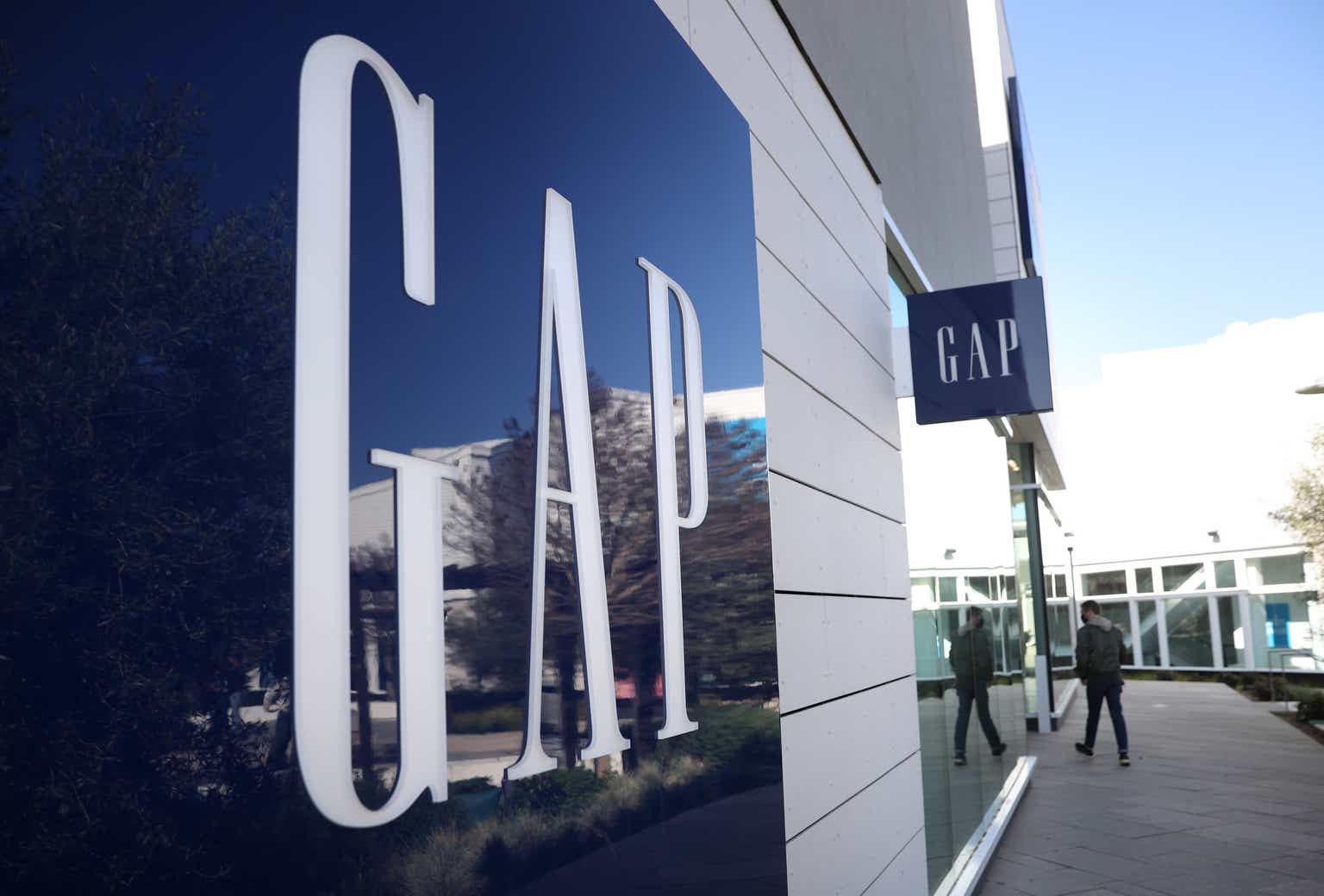 Gap warns of incremental costs from tariffs, shares slide 17% after-hours