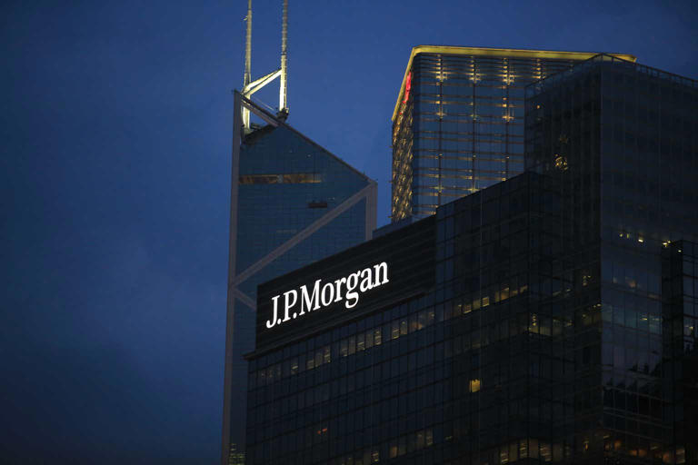 JPMorgan Chase may consider buying Carlyle Global Credit if put on sale ...