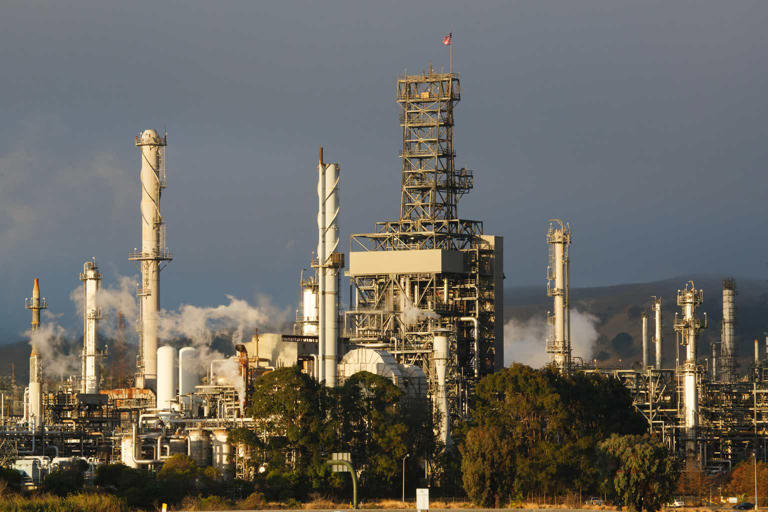 PBF Energy revises Martinez refinery restart to March 2026 following fire