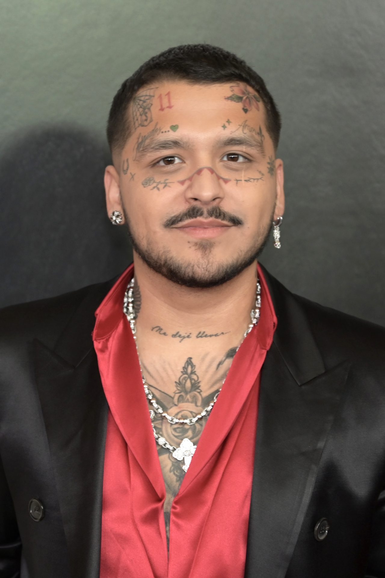 Así Luce Christian Nodal Tras Proceso Para Quitarse Tatuajes
