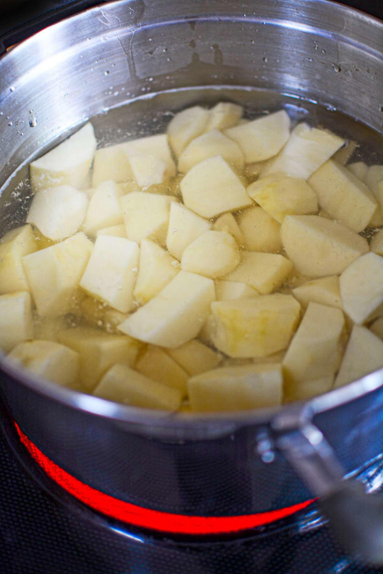 Easy and Delicious Loaded Baked Potato Casserole Recipe