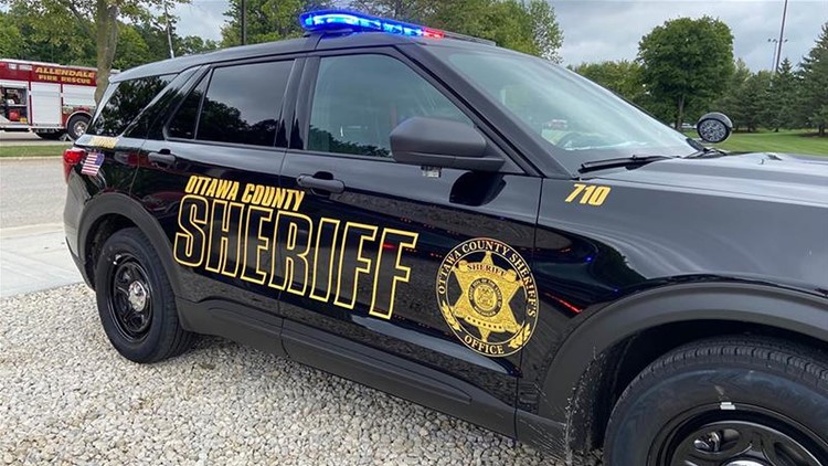 4 injured in Holland Township crash