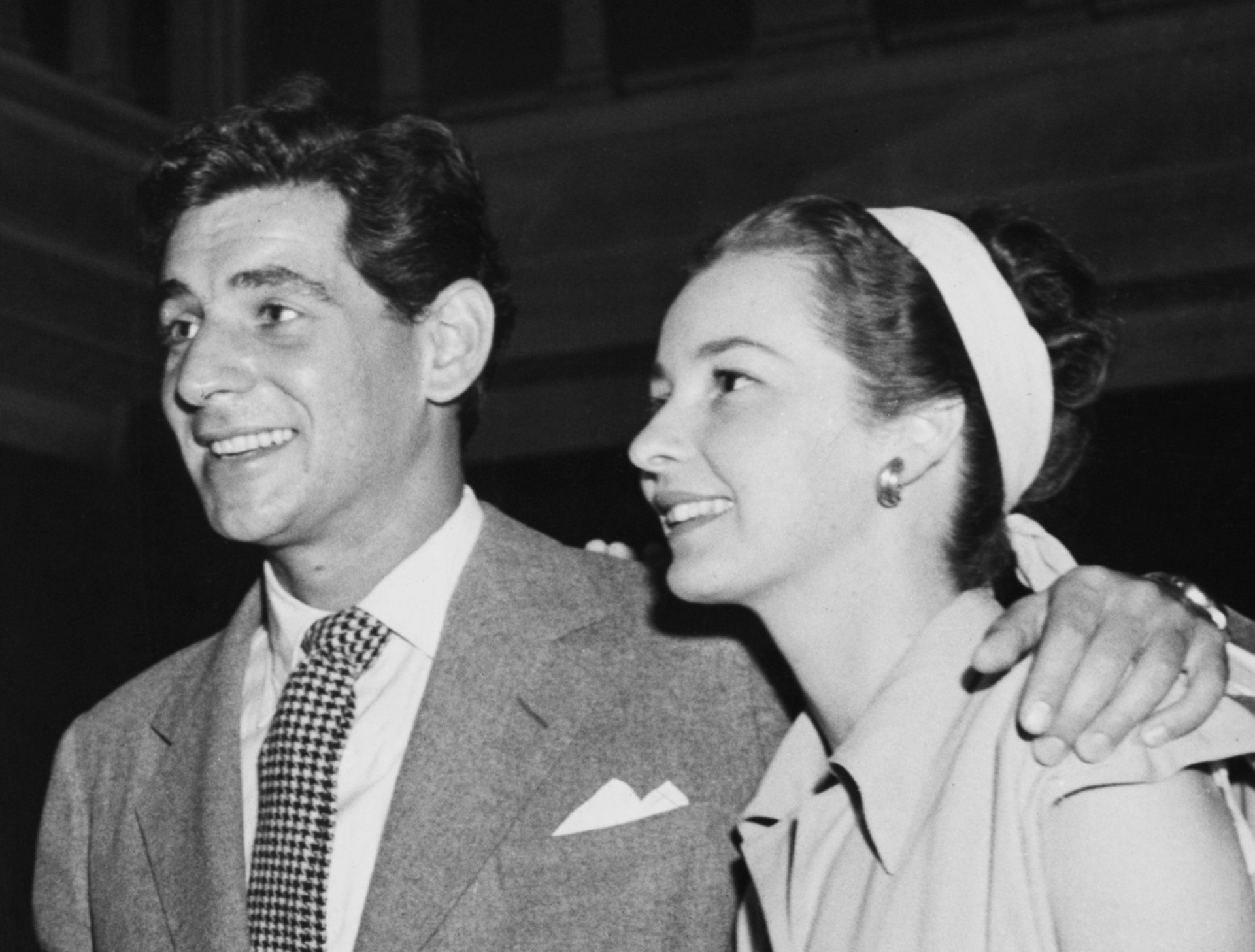 Leonard Bernstein: Wer ist der legendäre Komponist und Dirigent?