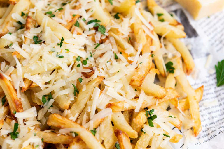 Easy Air Fryer Parmesan Truffle Fries Recipe