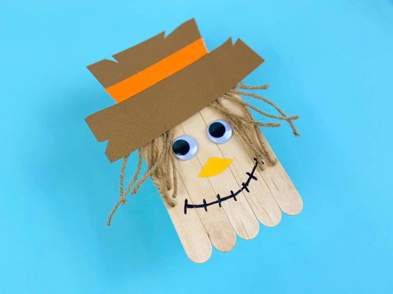 Cute and Easy Scarecrow Craft for Kids