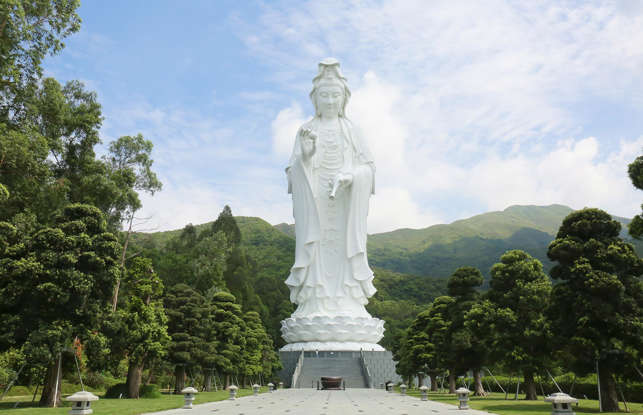 41 awe-inspiring statues and sculptures around the world 41 awe-inspiring statues and sculptures around the world