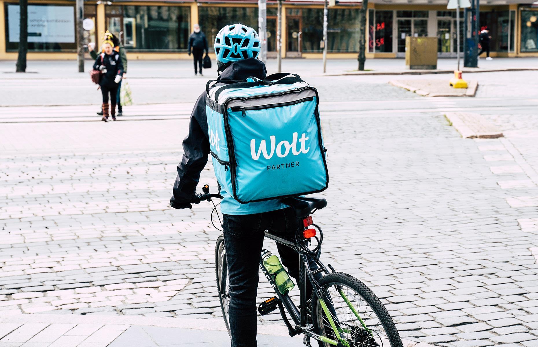 10 Cars With The Loudest Engines & 10 With The Quietest