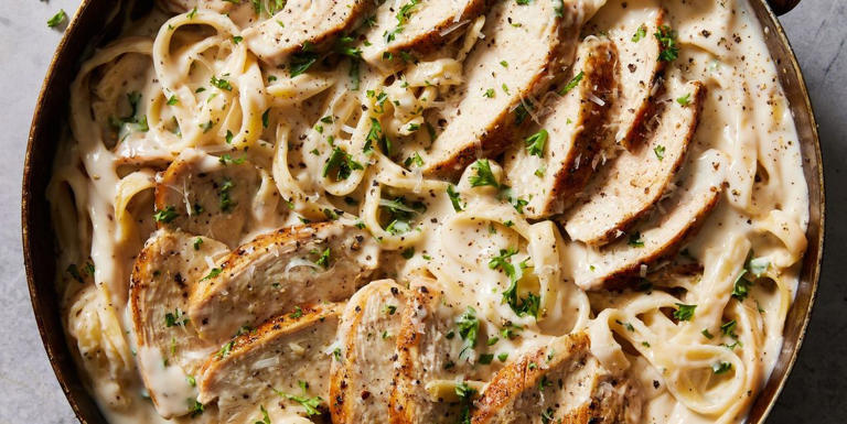 This Homemade Chicken Alfredo Is One Of The Best Beginner-Friendly ...