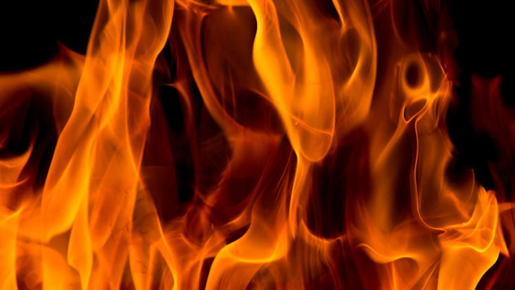 Wildfire burning near Coulee City causes road closure