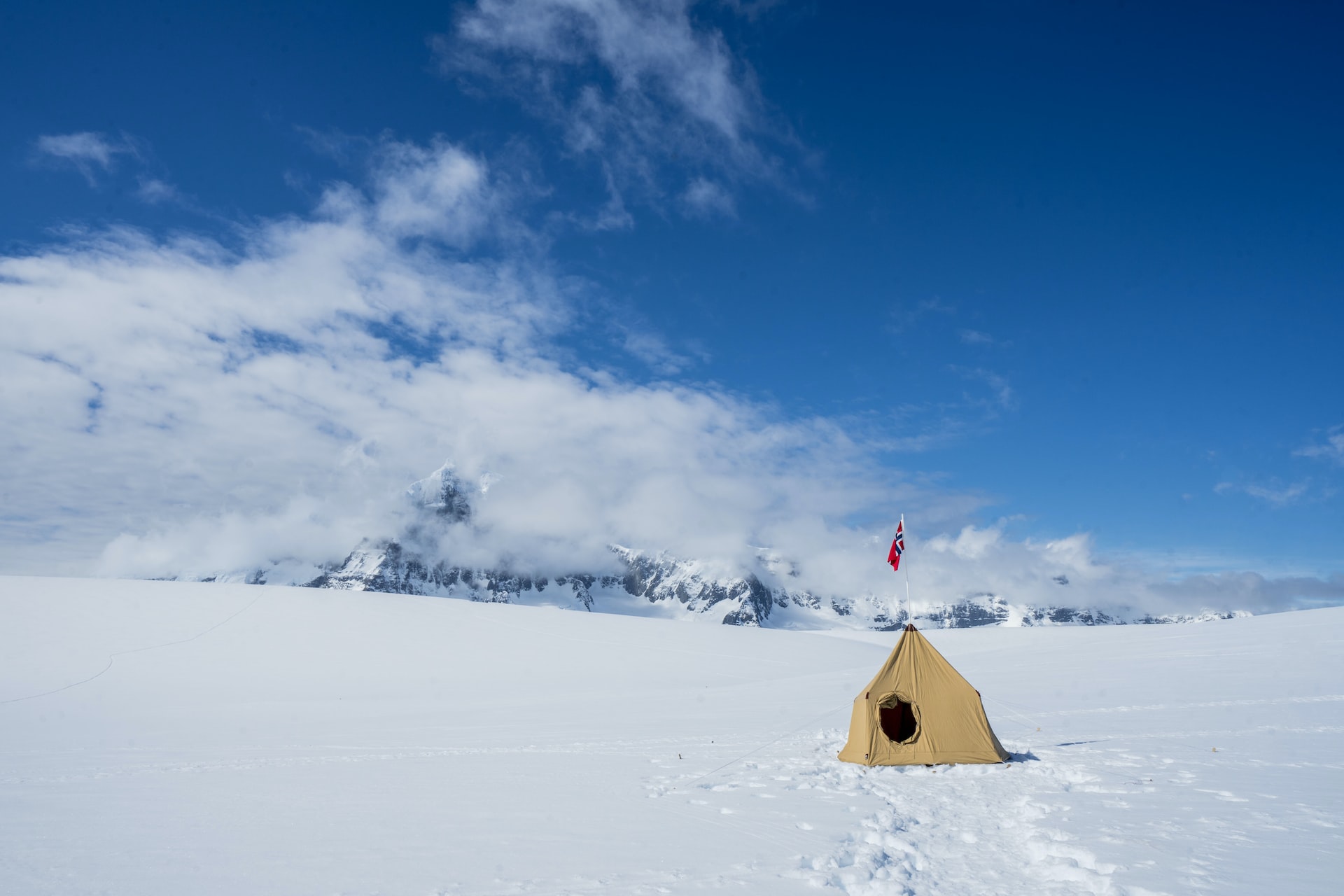 Antarctica surprise: Scientists uncover a vast subglacial river