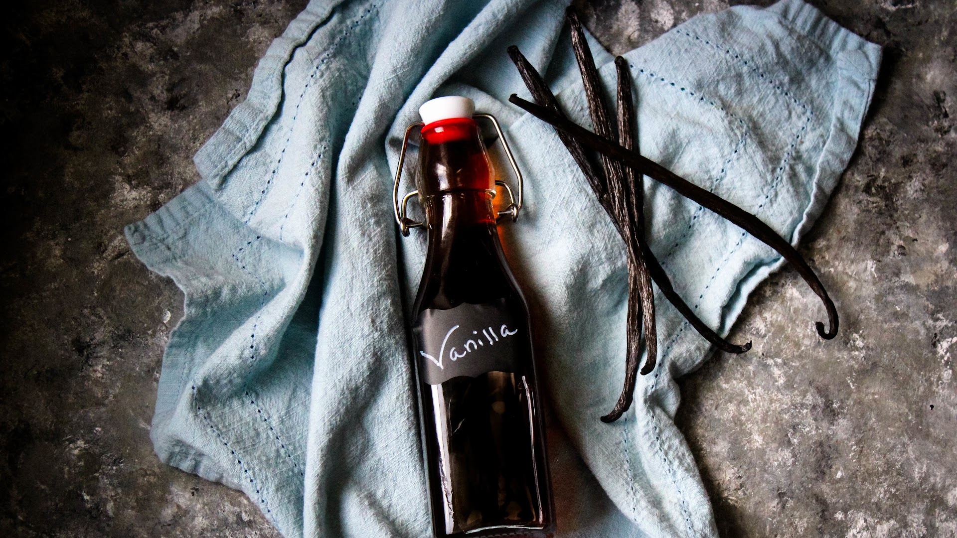 Real Vanilla Extract Is Expensive - Homemade Vanilla Extract