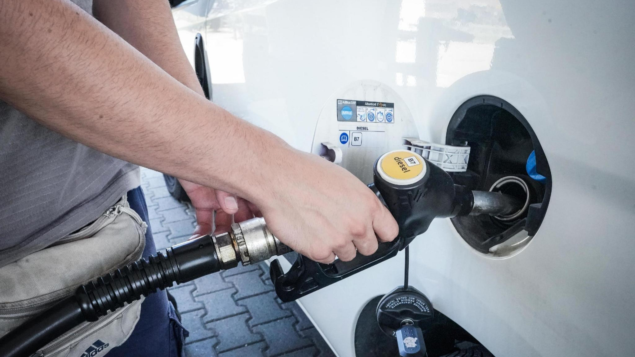 Carburanti: prezzi in crescita sulla rete. Benzina, diesel, le pompe ... Carburanti: prezzi in crescita sulla rete. Benzina, diesel, le pompe ...