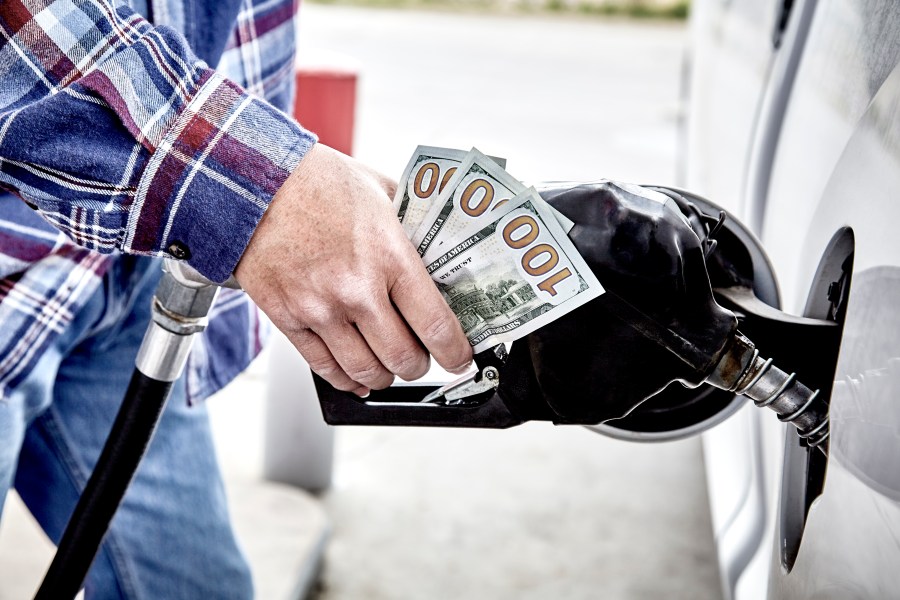 Gas prices drop nationwide, but not in central Ohio