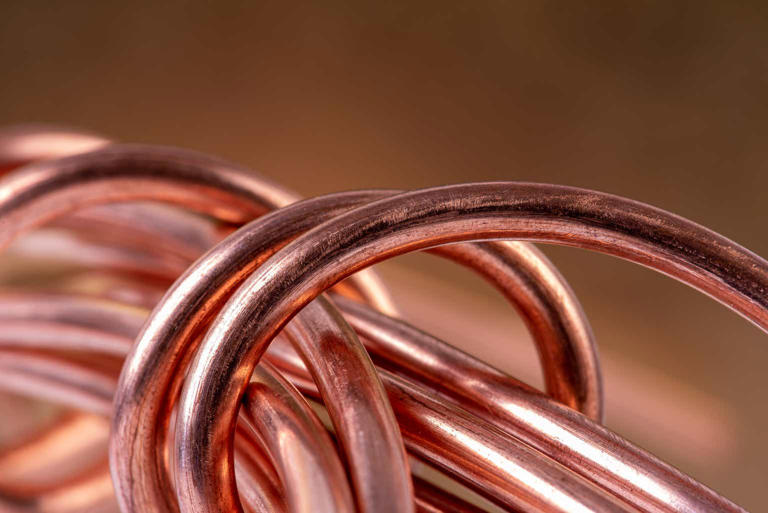 Copper futures hit new record in China, extend gains on Comex
