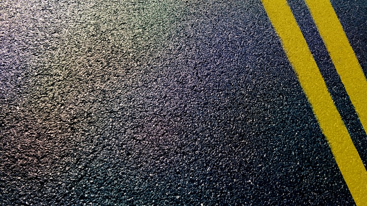 Man dies after crashing into cars, tree Sunday night in Alton