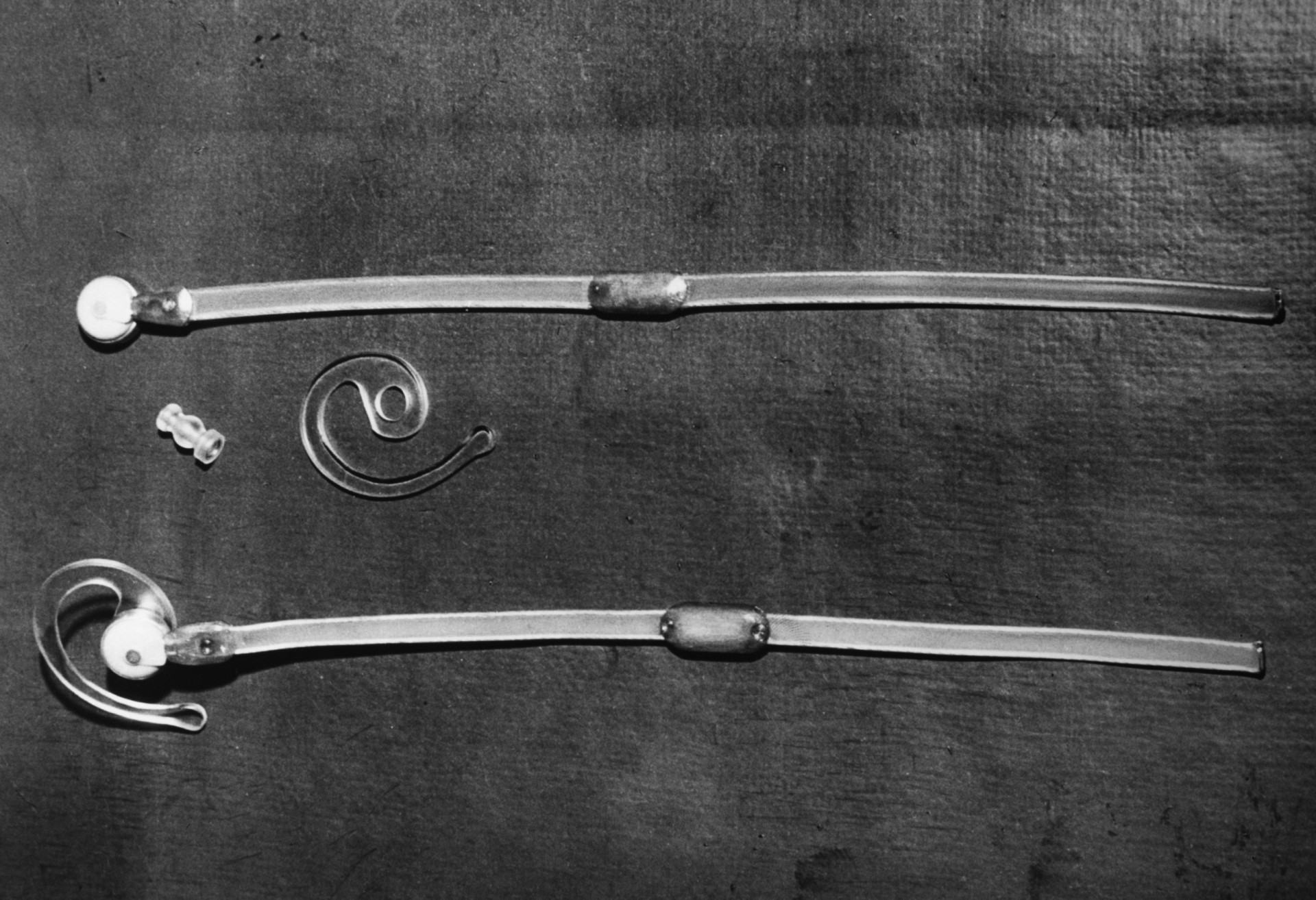 The invention story of the hearing aid