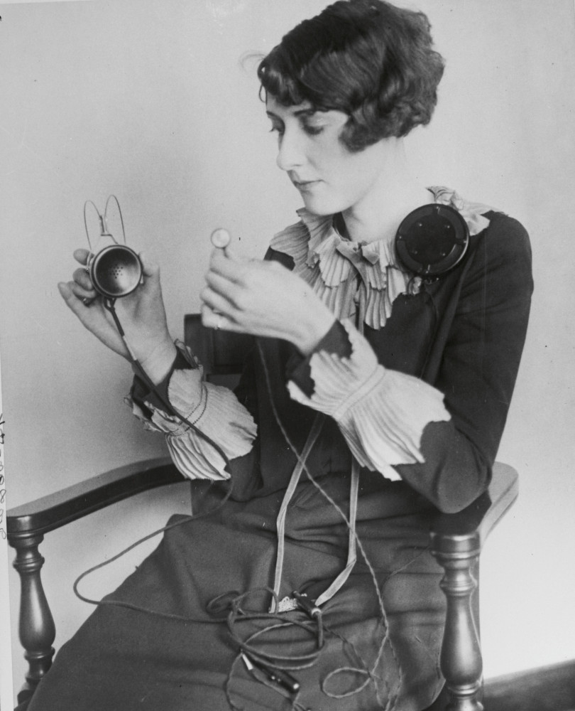 The invention story of the hearing aid