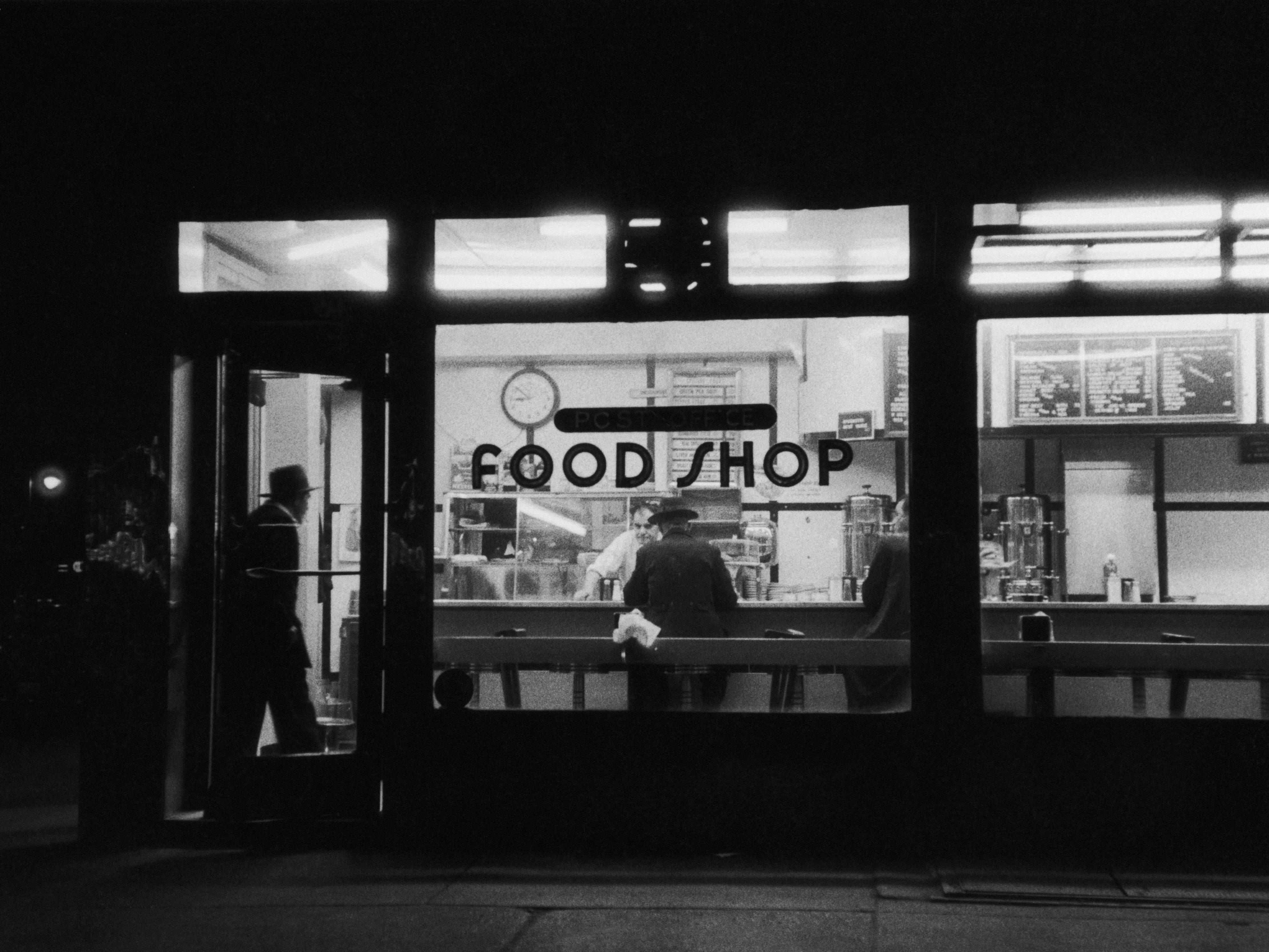 Vintage photos show what it was like to eat at a diner in the 1950s