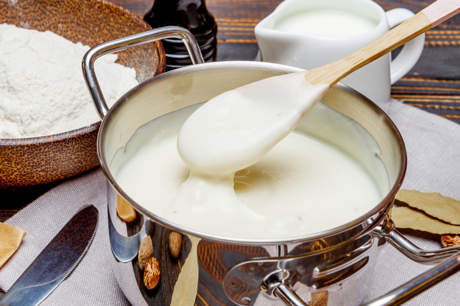 Molho branco, a receita clássica e pratos deliciosos para fazer com ele!