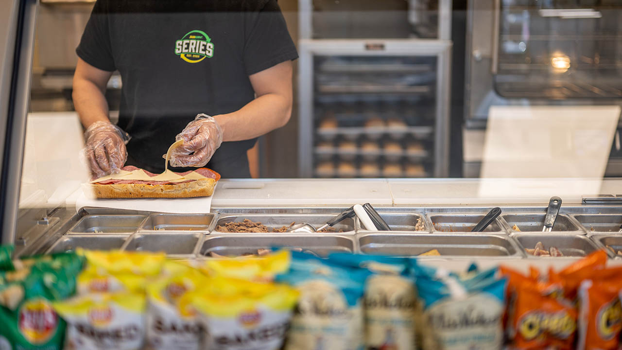 Subway to bring back discounted footlong sandwiches