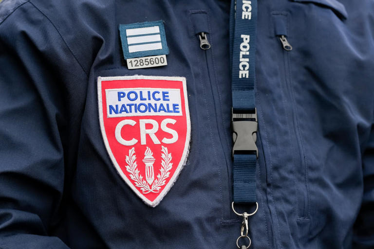 INFO BFM LYON. Un automobiliste percute le siège de la CRS après une ...