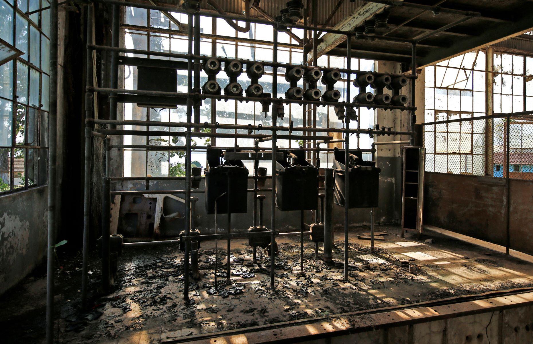 Eerie photos of abandoned factories in Canada and beyond