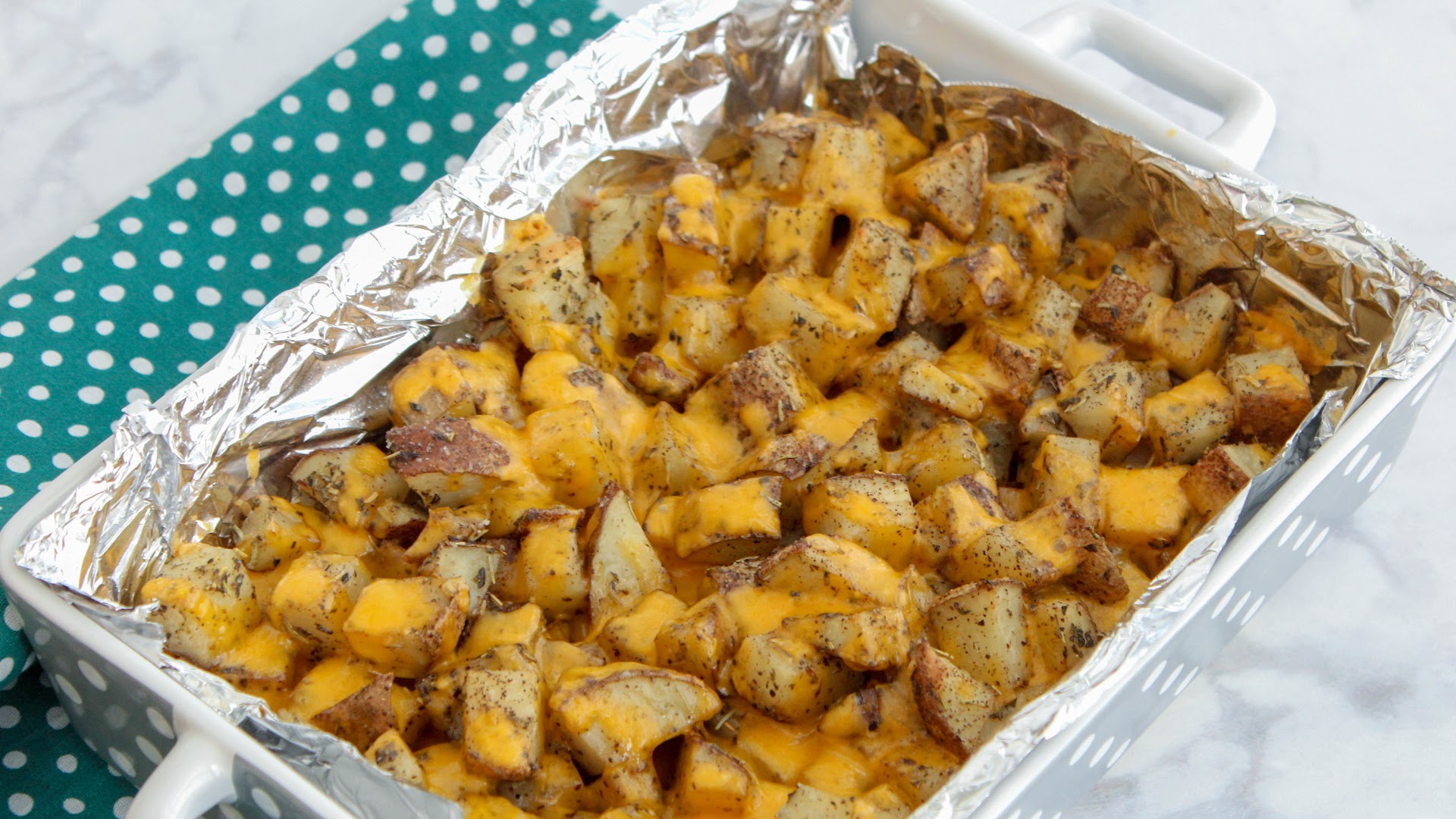 We Really Loved These Simple Cheesy Herb Roasted Potatoes - Cheesy ...