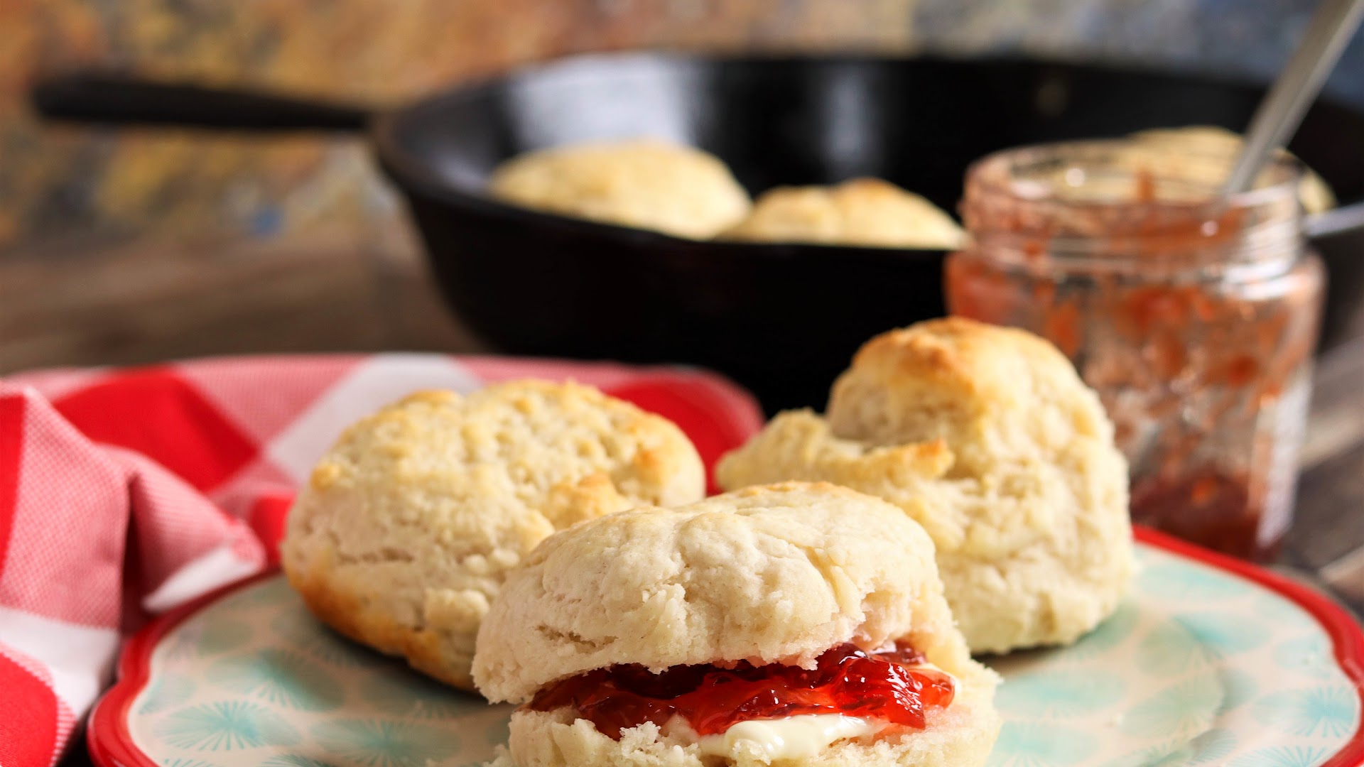 These Southern Buttermilk Biscuits Are Old-fashioned And Easy To Make