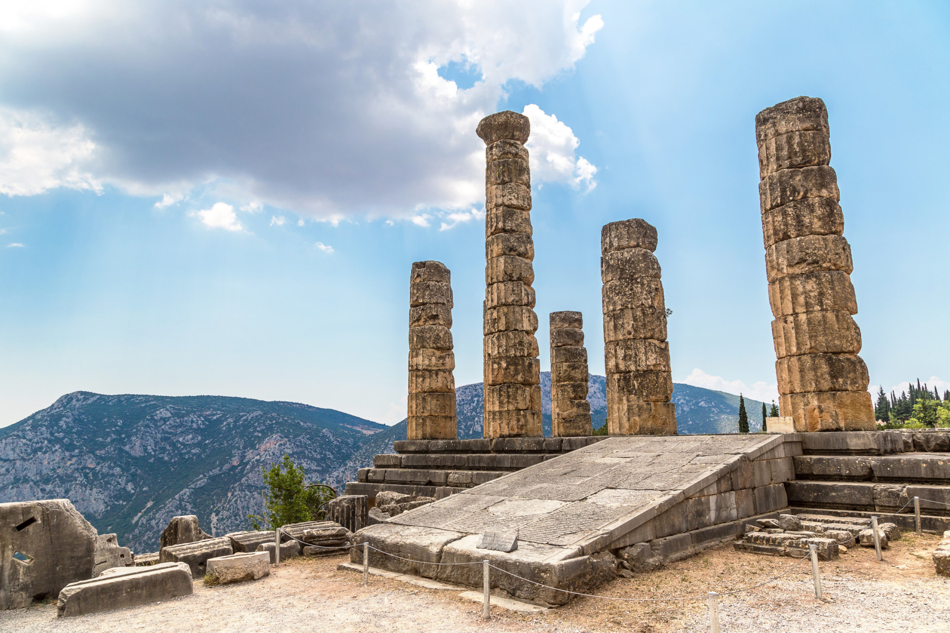 Das Orakel von Delphi und die verborgene Welt antiker Prophezeiungen