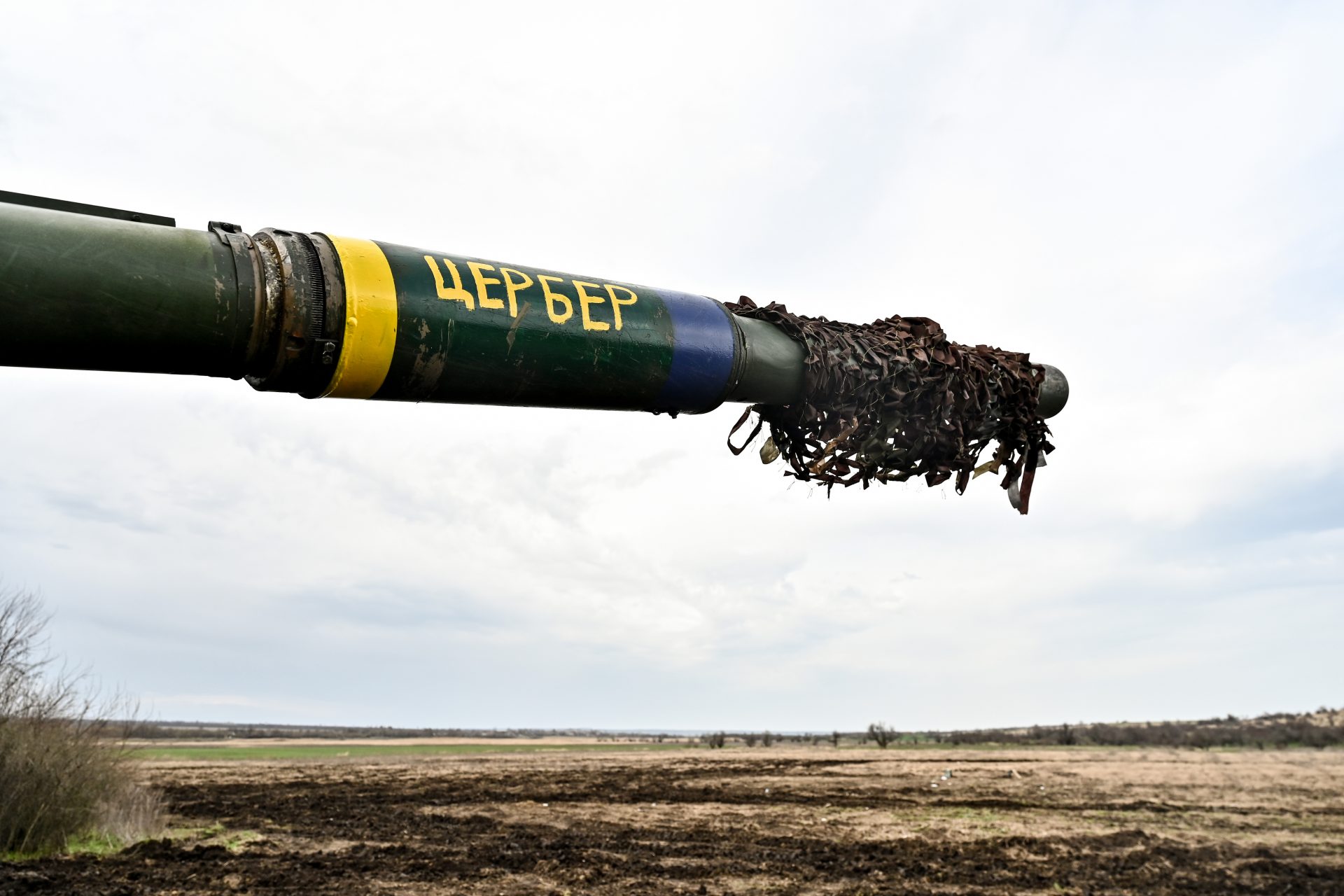 Could global warming be reversed by refreezing the polar regions?