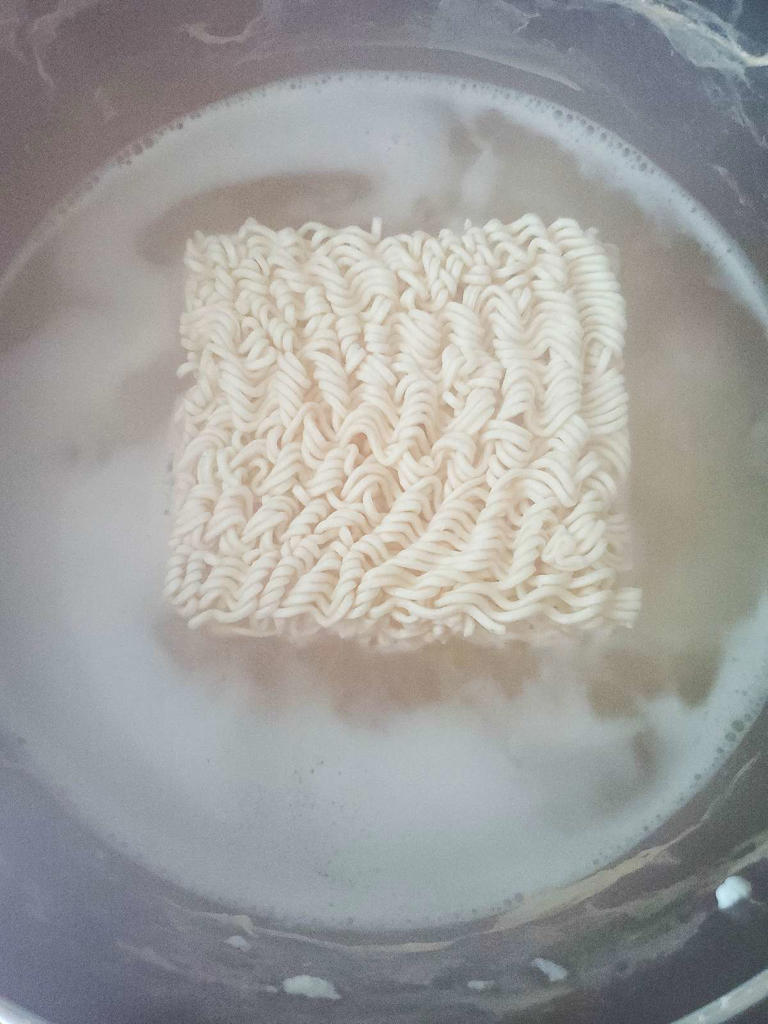 Cheesy Ramen Noodles Recipe