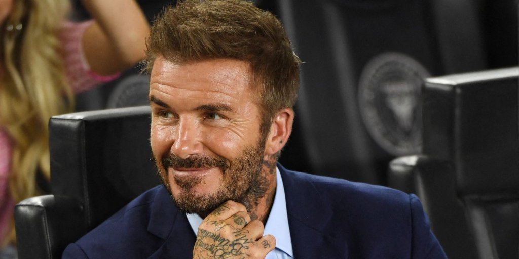 Tellement fier de toi : David Beckham devient chevalier, sa famille lui ...