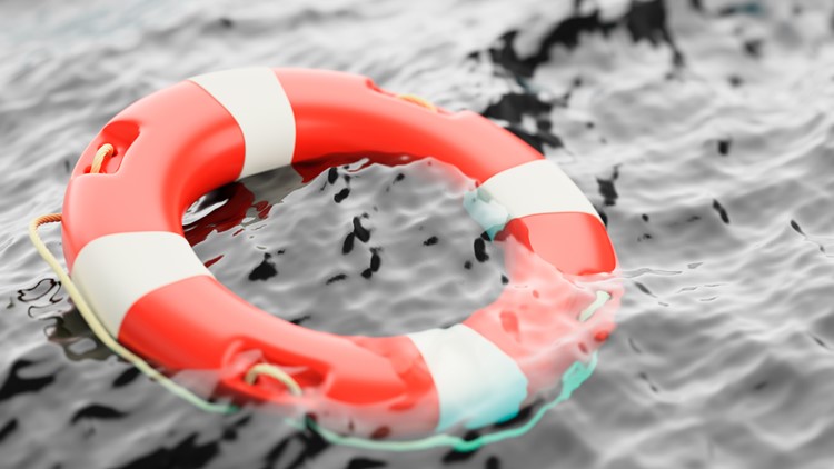 25-year-old dead after canoe capsizes in Williams County lake