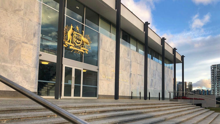 Man jailed for stabbing stranger in 'brazen act of extreme violence ...