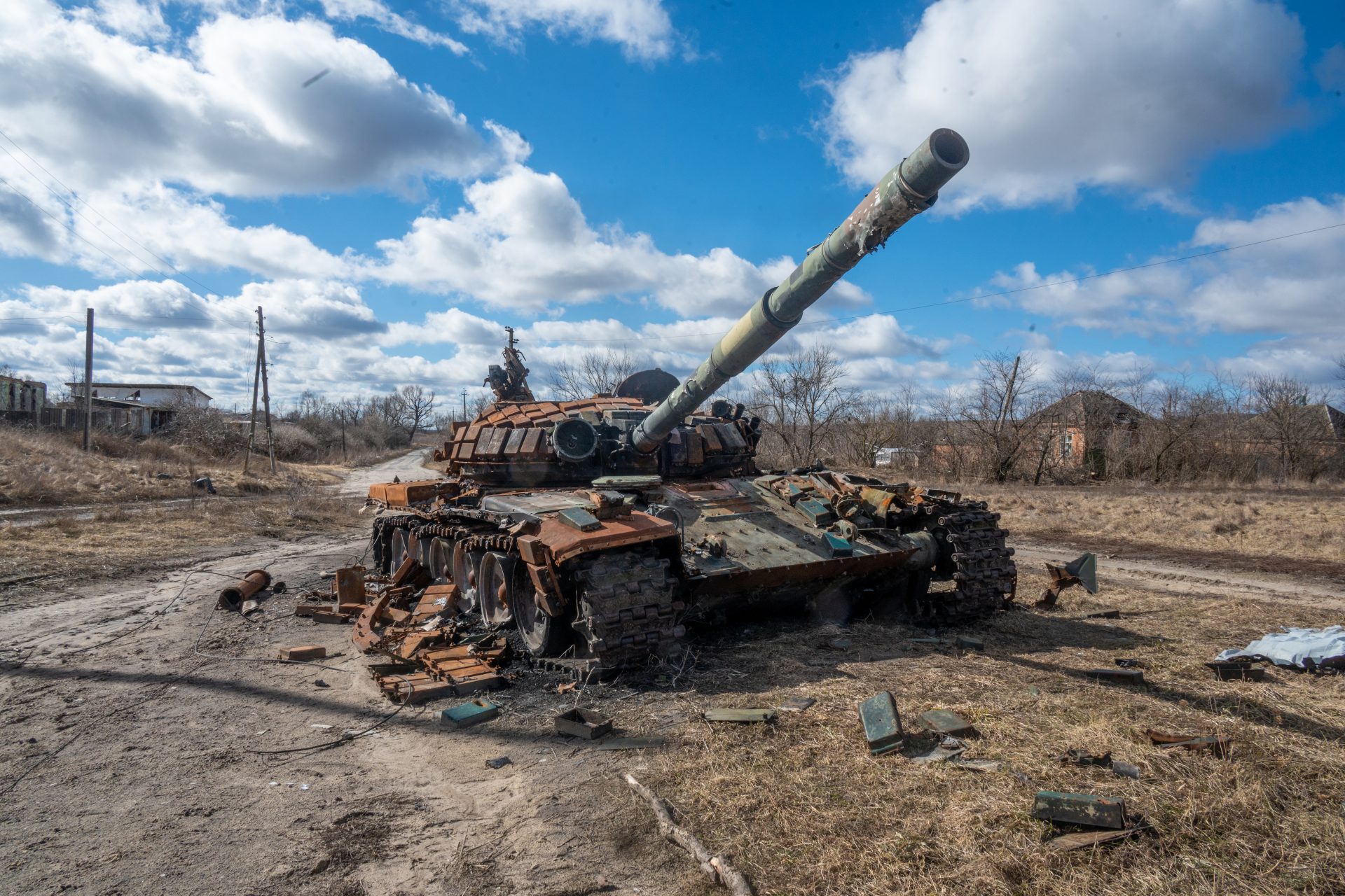 What happened to the advanced tanks Putin sent to Ukraine?