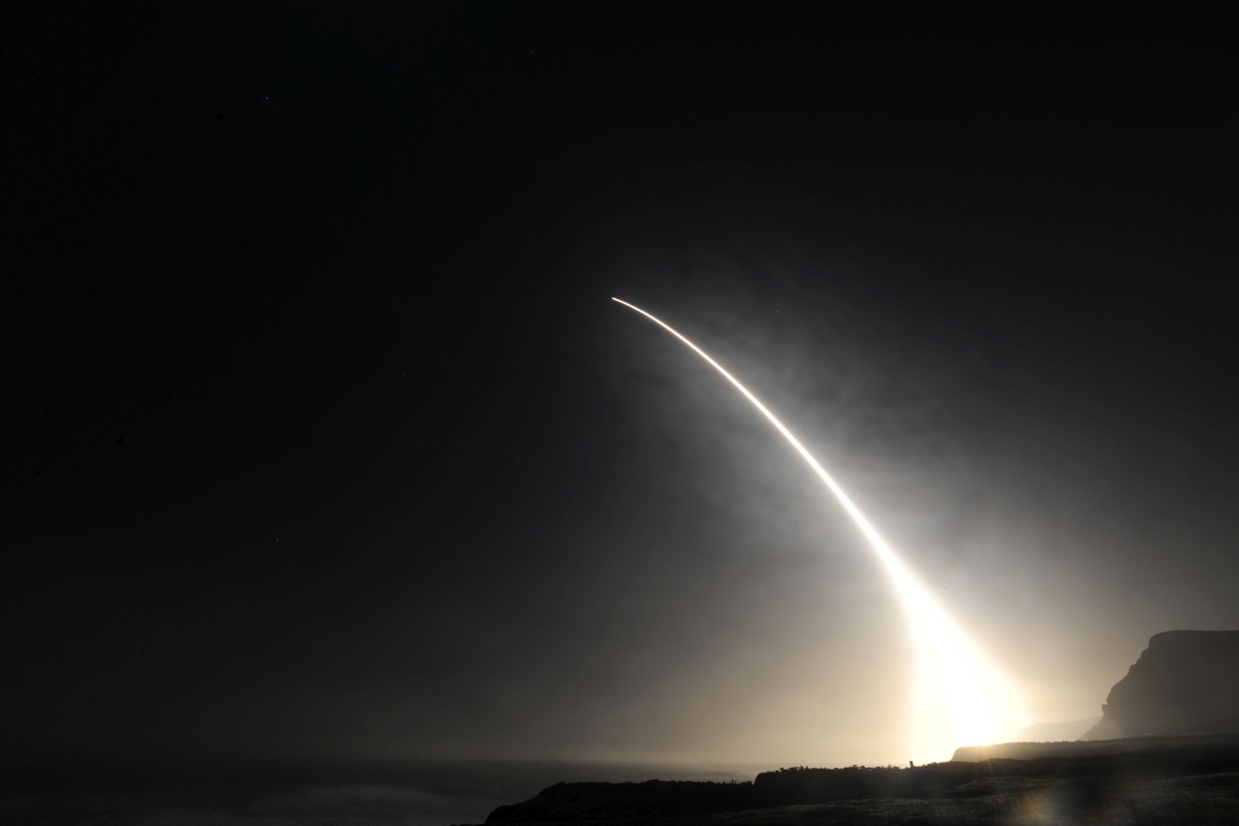 Międzykontynentalny pocisk Minuteman III wystrzelony. Pentagon ... Międzykontynentalny pocisk Minuteman III wystrzelony. Pentagon ...