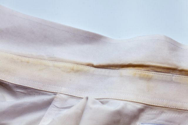 How To Remove Yellow Stains From White Clothes